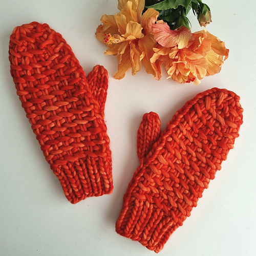 Ravelry: Wicker Basket Mittens pattern by Kristel Nieves