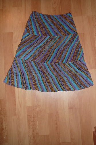 Ravelry: Schräger Rock pattern by Bianca Robic