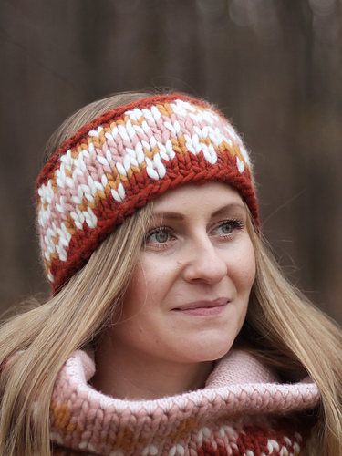 Ravelry: Wild Rose Headband pattern by Karolina Adamczyk