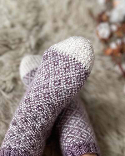 Ravelry: Onion Socks pattern by Karolina Adamczyk