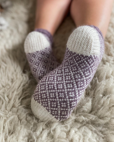 Ravelry: Onion Socks pattern by Karolina Adamczyk