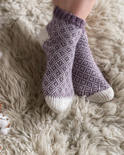 Ravelry: Onion Socks pattern by Karolina Adamczyk