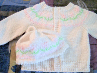 Ravelry: CapacKathy's Tulip baby sweater and hat