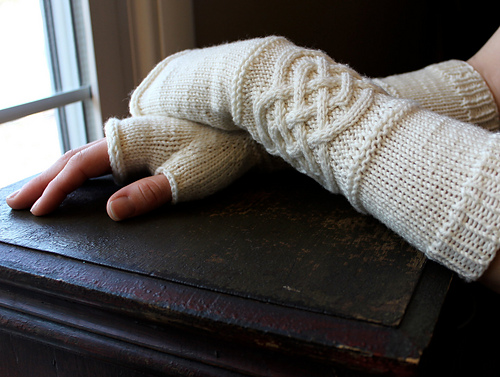 Ravelry: Saxon Braid Fingerless Gloves/Arm Warmers pattern by Kimberly ...
