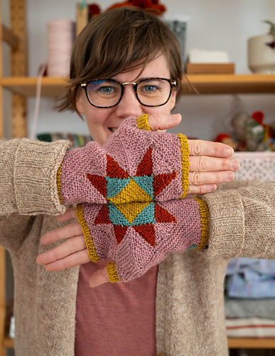 Ravelry: Wood Block Mitts pattern by Ysolda Teague
