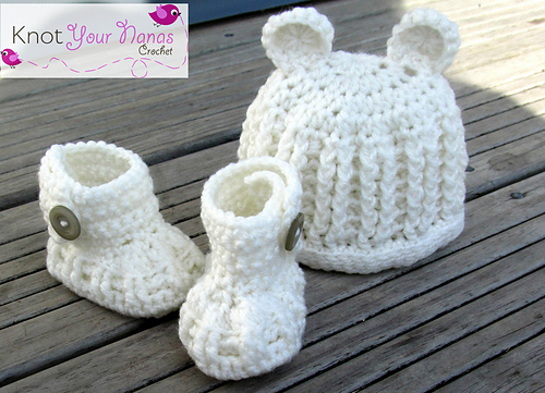 Ravelry: Ribbed Baby Booties pattern by Teri Heathcote