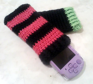 Ravelry: Striped Psp Covers pattern by Rachel Rigdon