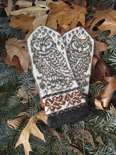 Ravelry: Owl in Oaks Mittens pattern by Natalia Moreva
