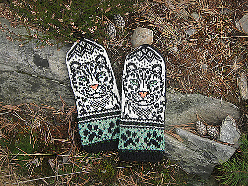 Ravelry: Snow Leopard pattern by Natalia Moreva