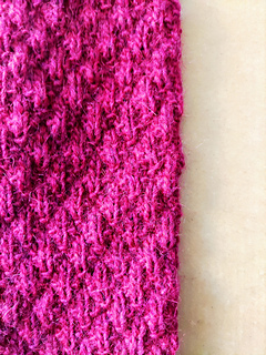 Ravelry: Ame fingerless mittens pattern by Cristina Bianchi