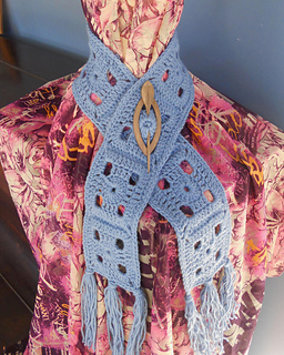 Ravelry: Greek Cross Motif Scarf pattern by Kushla Haenen