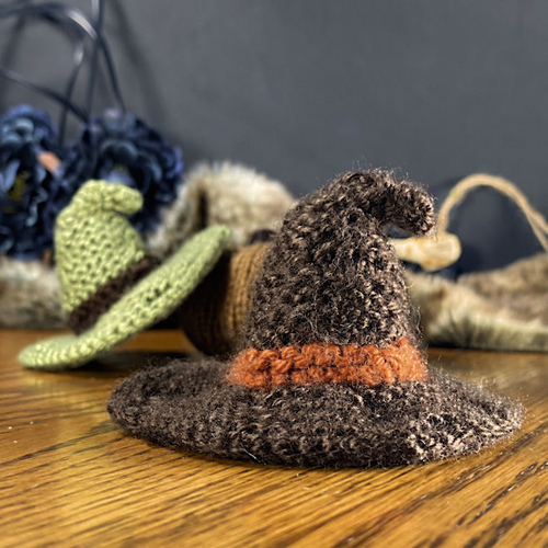 Ravelry: Mini Stitch Witch Hat pattern by Charlotte Riddle