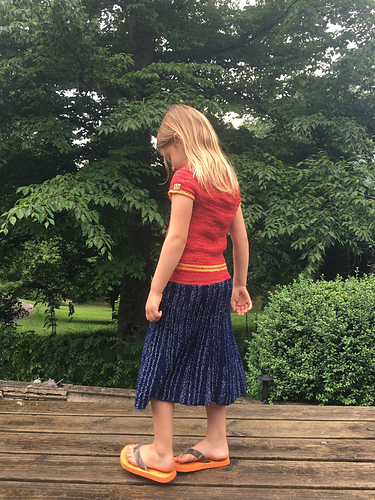 Ravelry: s23-2 Twirly Girlie pattern by DROPS design