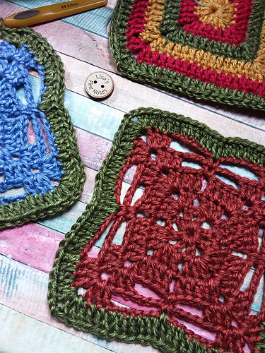 Ravelry: Three Tail Dragonfly Square pattern by Lisa's Pine Notes