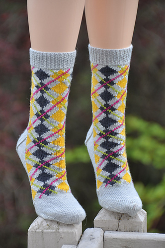 Ravelry: Simply Argyle Socks pattern by Anne Berk