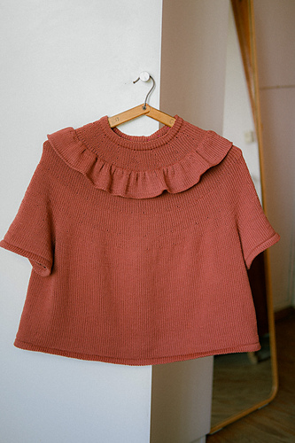 Ravelry: Summer Sailor Top pattern by Laura Menéndez