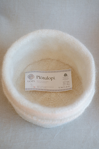Ravelry: Felted Basket pattern by Laura Menéndez