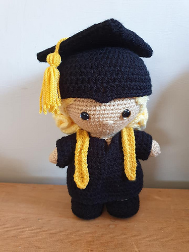 Ravelry: Weebee Doll - Graduation Cap & Gown pattern by Laura Tegg