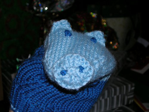 Ravelry: Piggy Mittens pattern by SpillyJane