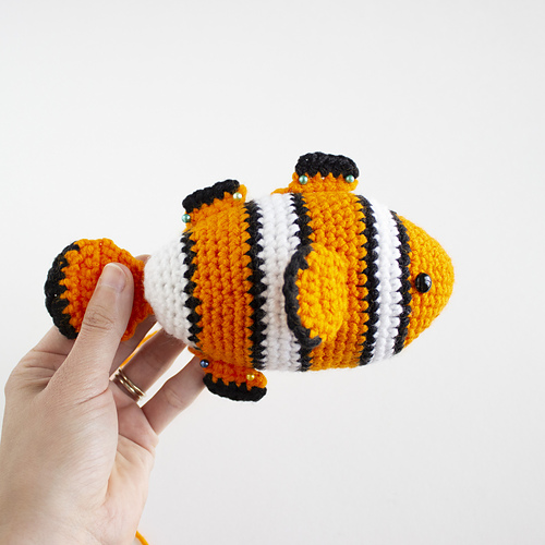 Ravelry: Amigurumi Clownfish pattern by Lauren Espy