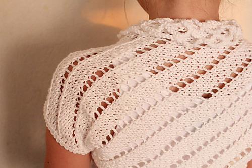 Ravelry: Girls white princess shrug pattern by Laurimuks patterns