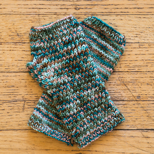 Ravelry: Dia Fingerless Mitts pattern by Heather Neufeld