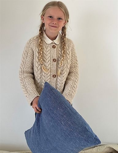 Ravelry: Siri Cardigan junior pattern by LE KNIT by Lene Holme Samsøe