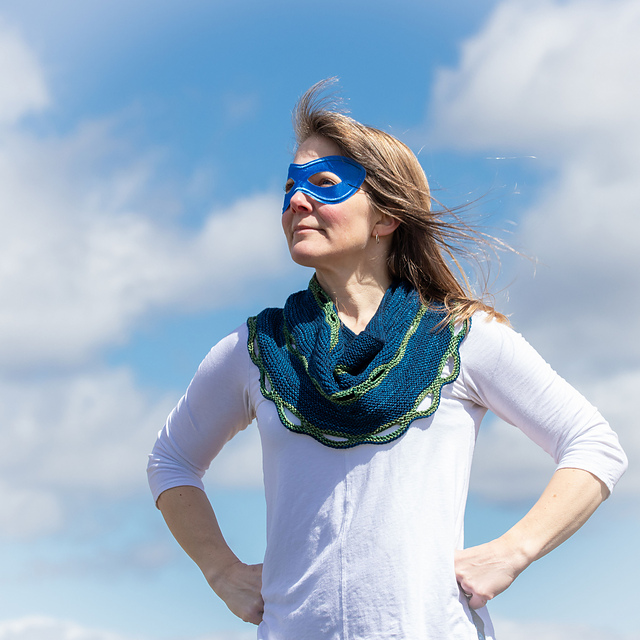 Ravelry: Superhero Cowl pattern by Heather Anderson