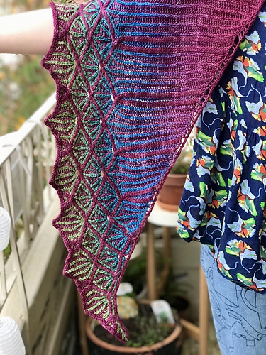 Ravelry: Gothic Arches Shawl pattern by Leela Frankcombe