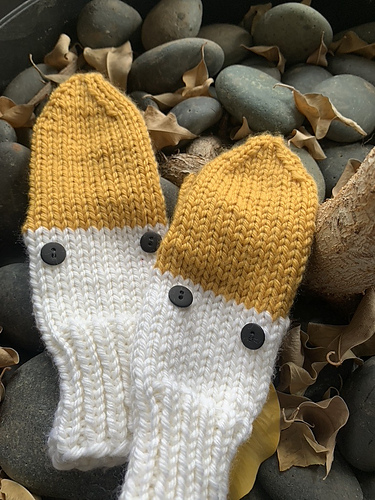 Ravelry: Sleeping Goose Mittens pattern by Lena Mathisson