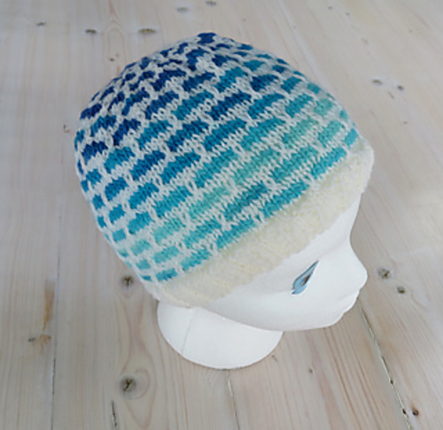 Ravelry: Ombre Bricks Ponytail Hat pattern by Lena Mathisson