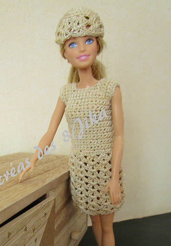 Ravelry: robe pour Barbie pattern by les8jika