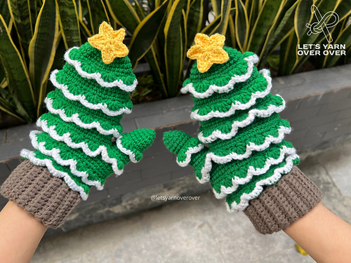 Ravelry: Christmas Tree mitten pattern by Duong Nguyen