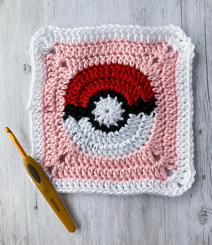 Ravelry: Pokéball Granny Square pattern by Lexie