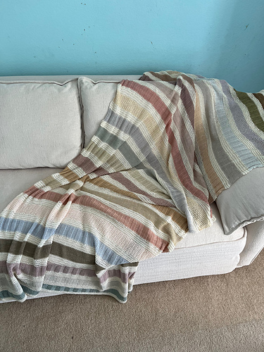 Ravelry: Romantic Stripes Advent Blanket pattern by Lara Asmundson