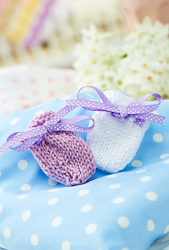 Ravelry: Mini Mitts pattern by Jane Burns