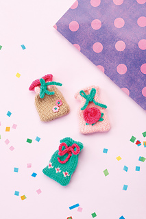 Ravelry: Gift Bags pattern by Dawn Finney