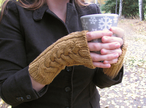 Ravelry: Harriet Mitts pattern by Elizabeth Pedersen