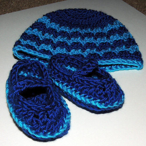 Ravelry: lifeadorned's Shell stitch baby hat
