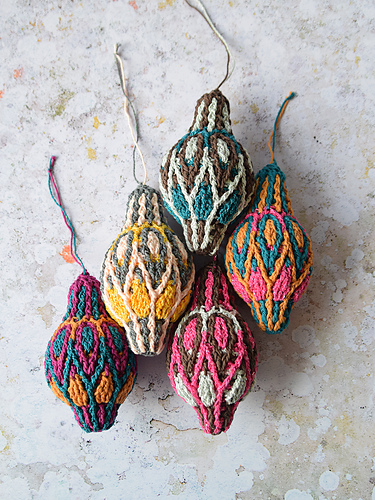 Ravelry: Sparkle Bauble pattern by Tatsiana