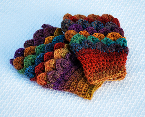 Ravelry: Dragon Crocodile Stitch Wristwarmer pattern by Bonita Patterns