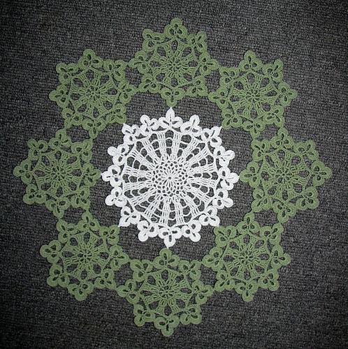 Ravelry: Shamrock Doilies pattern by Agnes Russell