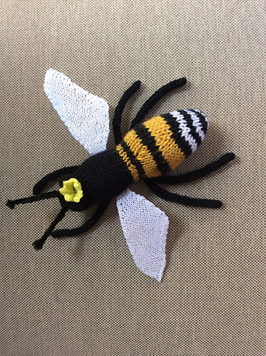 Ravelry: Queen Bee pattern by Sara Elizabeth Kellner