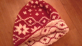 Ravelry: Reversible Winter Star Hat pattern by Lindsay Marie