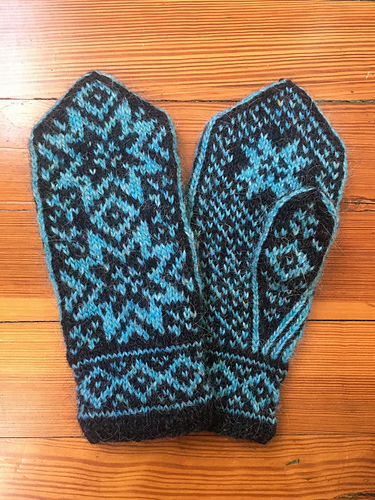 Ravelry: Emma's Ice Flower Mittens pattern by Runningyarn