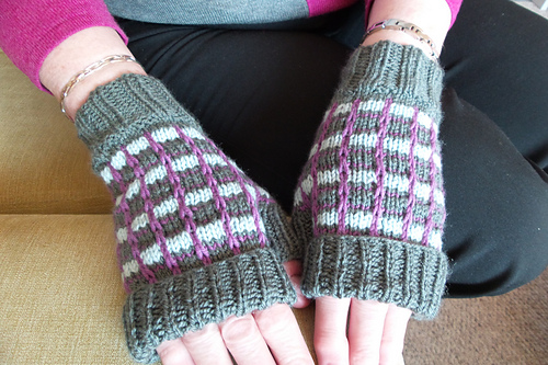 Ravelry: Ugly Mitts pattern by Linda McCreadie