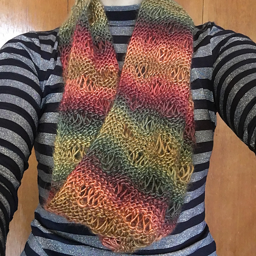Ravelry: Sideways Drop Stitch Cowl pattern by Lisa Pulsifer