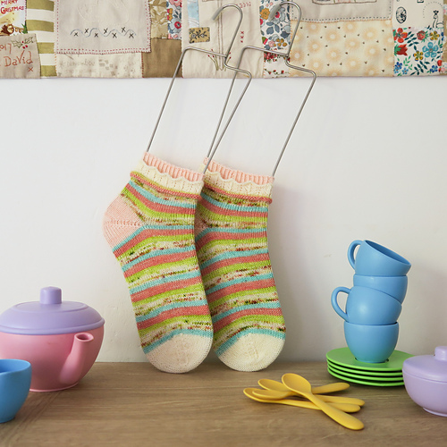 Ravelry: Primrose Pudding Socks pattern by Danielle Jorge