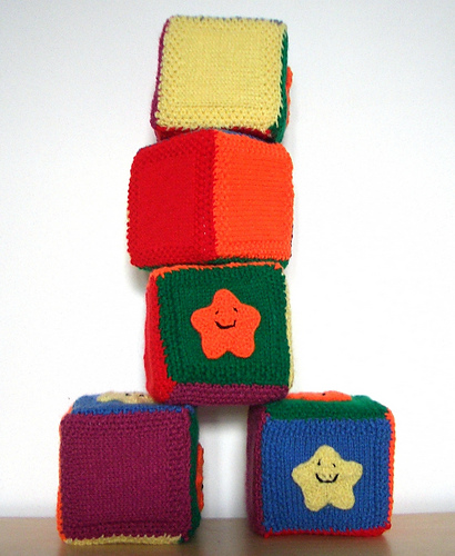 Nursery cubes : r/knitting