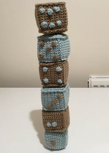 Ravelry: Counting Cubes pattern by Anna Granta